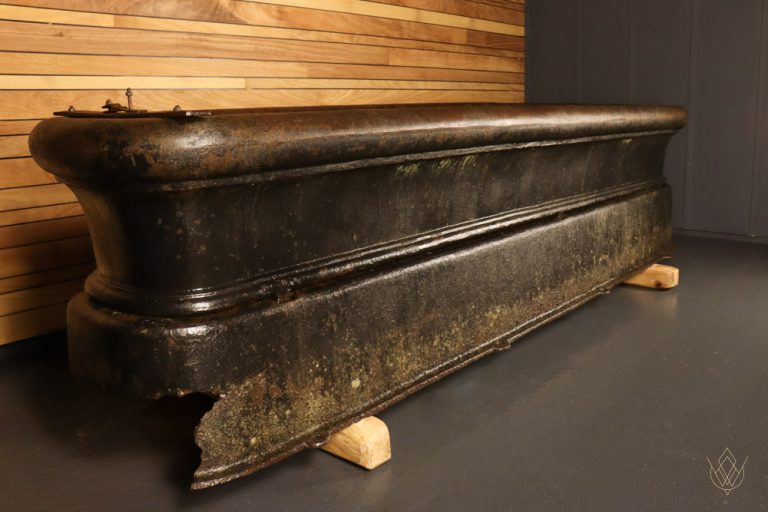 19th Century Extra Large Cast Iron Water Trough - WM10030 - WillMow ...