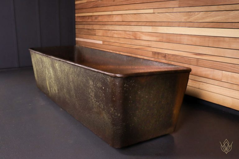 Large 19th Century Cast Iron Water Trough with Feet - WillMow ...