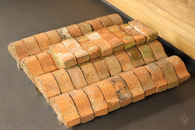 48 x Victorian Roll Top Red Terracotta Coping Stones - WillMow ...