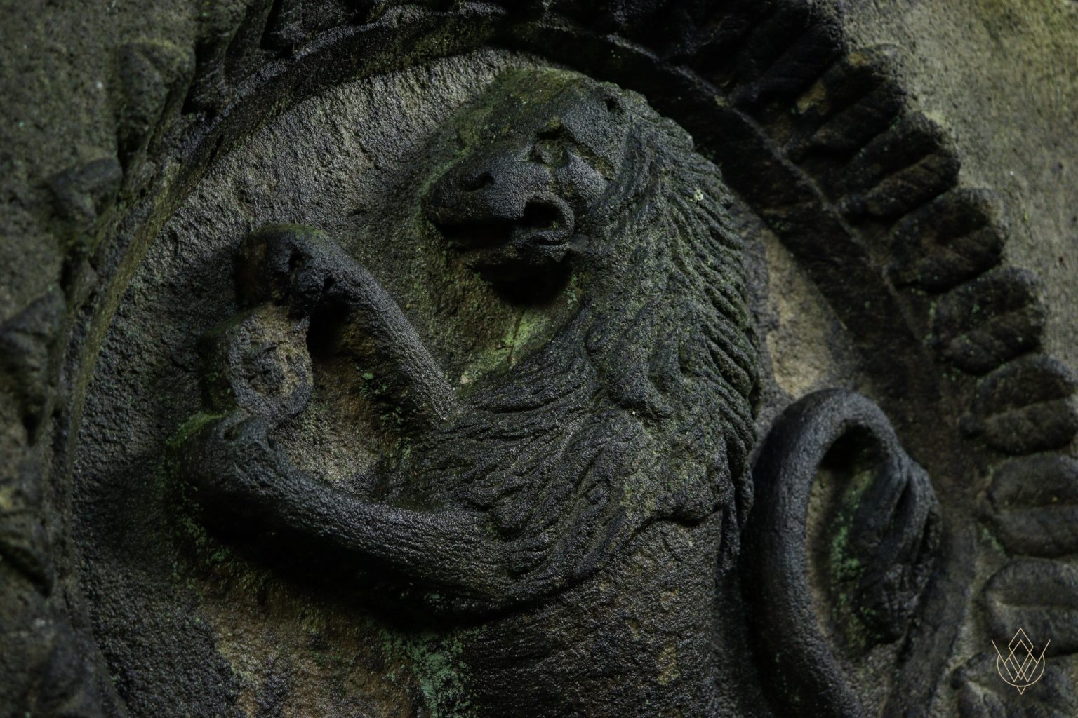 Large 19th Century Carved Stone Demi Lion Rampant Crest - WillMow ...