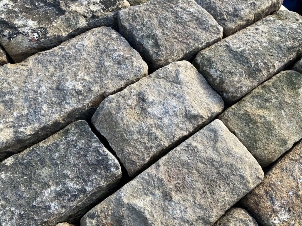 Reclaimed Pitch Faced York Stone Building/Walling Stone - WM11377 ...